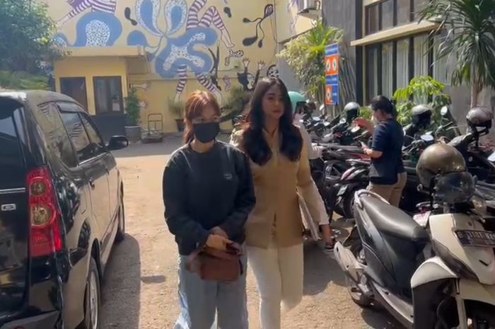 Akui Alami Kekerasan Gender dalam Kasus Video Syur, Rebecca Klopper Datangi Komnas Anti ...