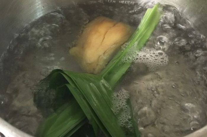 MULAI Pagi ini, Coba Geprek Jahe Lalu Rebus Bersama Daun Pandan, Wanita ... MULAI Pagi ini, Coba Geprek Jahe Lalu Rebus Bersama Daun Pandan, Wanita ...