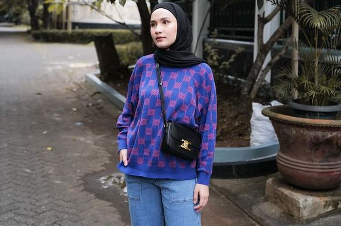 5 Gaya OOTD Hijab Modis Buat ke Mall ala Selebgram Dwi Handayani ...