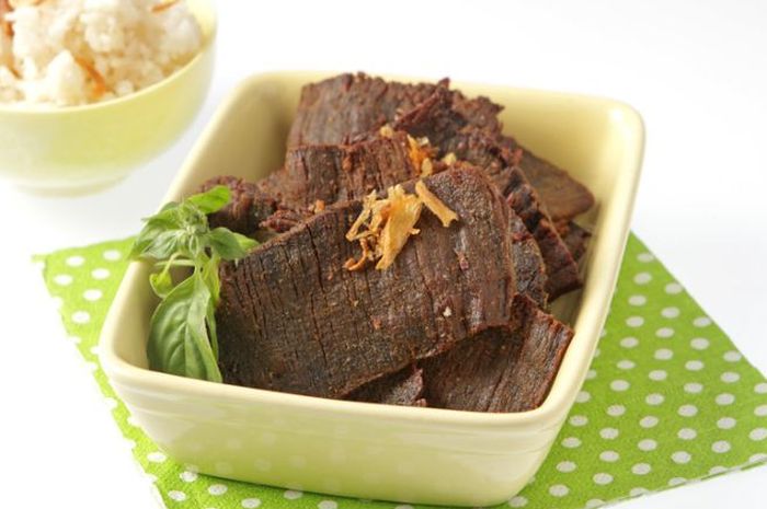 Terbongkar Sudah Rahasia Dendeng Empuk Gurih Sampai ke Dalam, Iris Tipis dan Rebus dengan Air Ini!