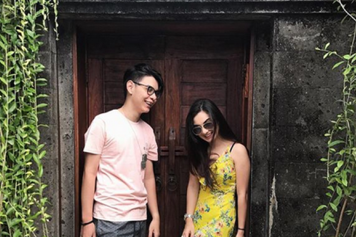 Sibling Goals! Ini 6 Gaya Fashion Kompak Irish Bella dan Sang Adik ...