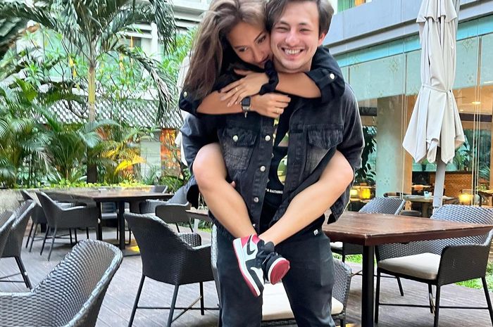 'Kalau Mama Setuju Insya Allah Lancar', Pacaran dengan Dylan Carr ...