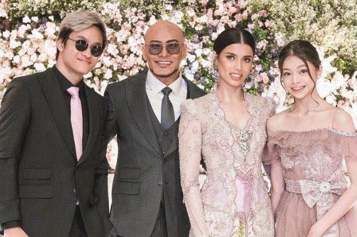 Kini Lengket Bak Perangko, Deddy Corbuzier Malah Akui Dulu Azka dan ...