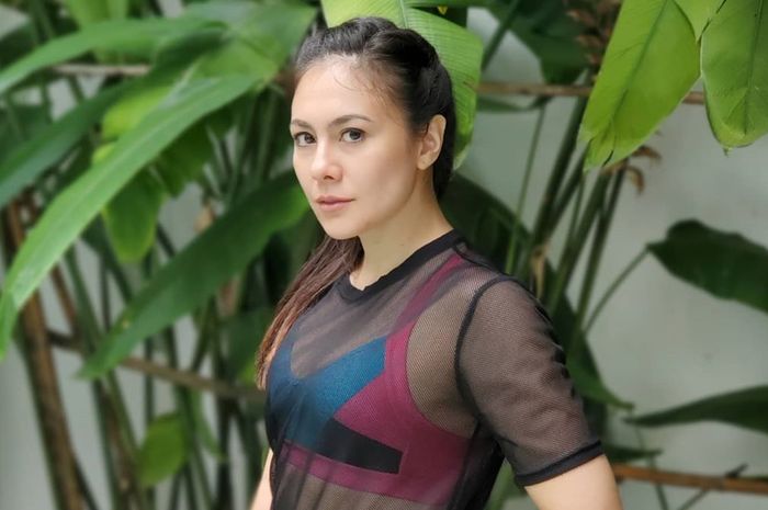 Kini Jadi Janda Seksi dan Cantik, Lihat Tampilan Aduhai Wulan Guritno Pakai Baju Transparan ...