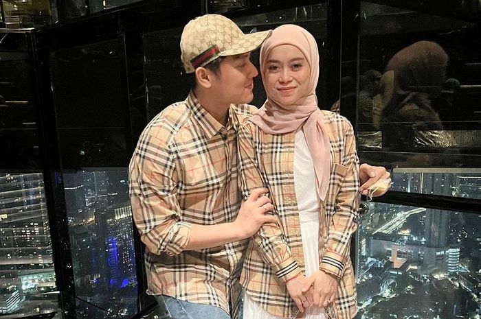 Disebut Tak Tahu Malu Kumpul Bareng Geng Artis , Lihat Penampilan ...