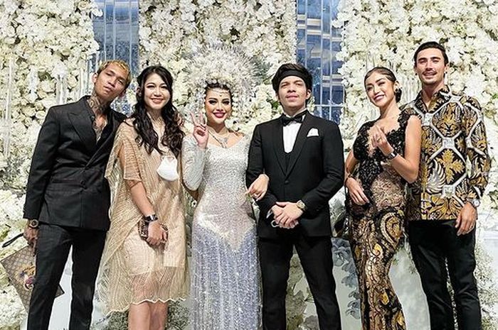 Santer Dikabarkan Dekat dengan Nobu tapi Justru Gandeng Bule Lain ke ...