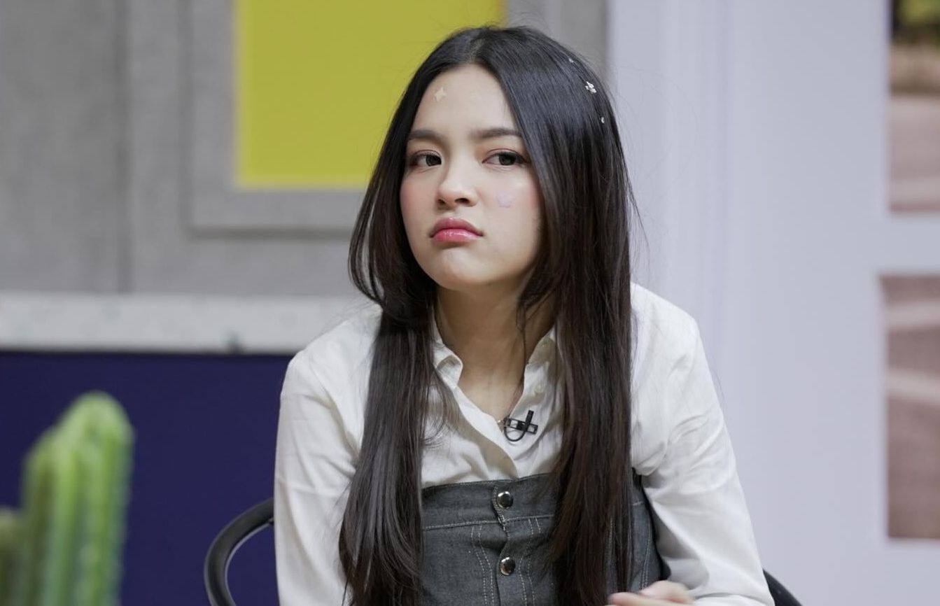 Seksi Tapi Imut Imut, Potret Elsa Japasal Kenakan Tube Dress Langsung Jadi Sorotan