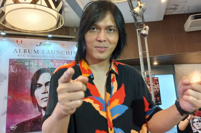 8 Tahun Berlalu, Once Mekel Akhirnya Luncurkan Album Solo Ketiga ...