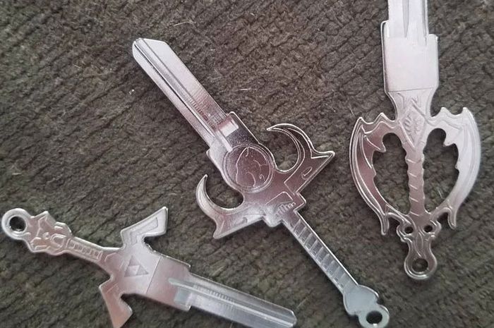 Keren! Perusahaan Ini Bikin Kunci Berbentuk Pedang dari Game dan Film ...