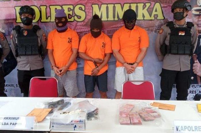 Nekat Mutilasi 4 Warga Mimika, Terdakwa Oknum Perwira TNI AD Tiba-tiba ... Nekat Mutilasi 4 Warga Mimika, Terdakwa Oknum Perwira TNI AD Tiba-tiba ...