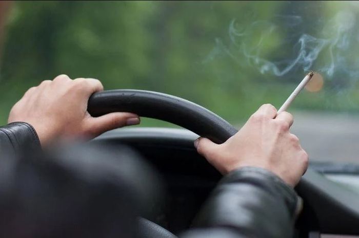 Cara Cepat Hilangkan Bau Asap Rokok di Mobil, Cukup Gunakan 8 Bahan ...