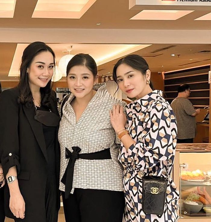 Sekarang Udah Punya Bestie, Begini Gaya Puput Nastiti Devi Istri Ahok ...