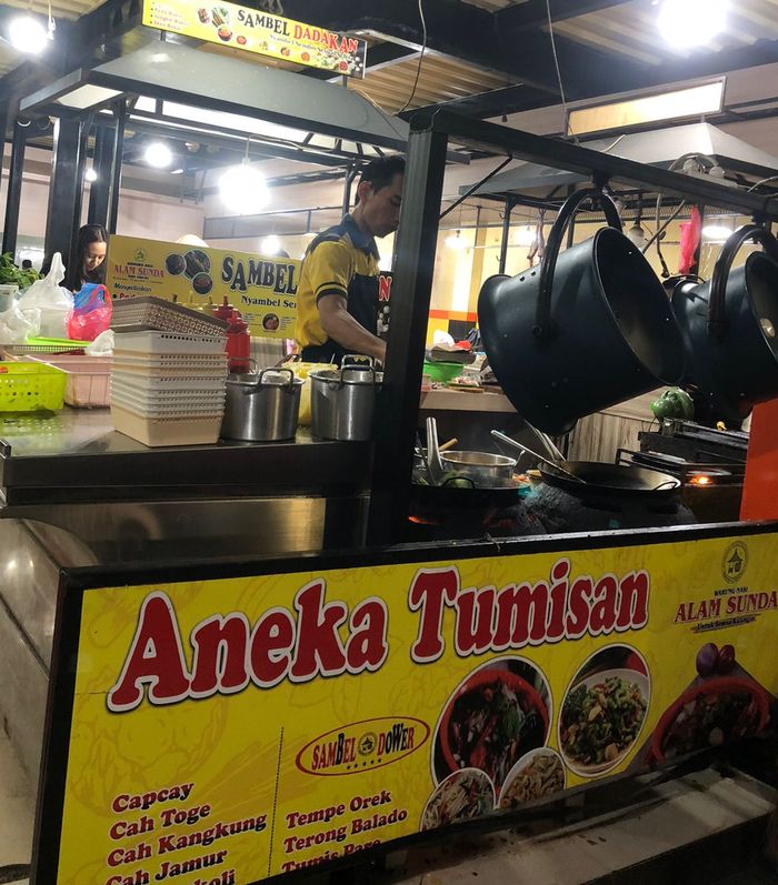 Alam Sunda Bisa Jadi Referensi Tempat Makan Prasmanan Murah Meriah di ...