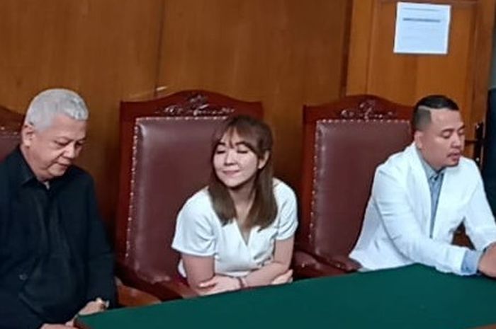 Ketuk Palu, Gisella Anastasia dan Gading Marten Resmi Bercerai Ketuk Palu, Gisella Anastasia dan Gading Marten Resmi Bercerai