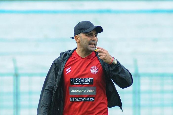 Kata Javier Roca Setelah Pertama Kali Pimpin Latihan Arema FC ...