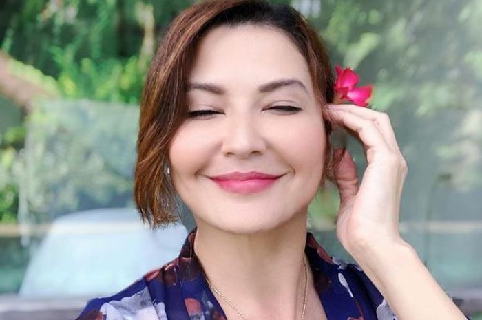 Umbar Foto Seksi Pakai Bikini Saat Berendam di Kolam Renang, Tamara ...