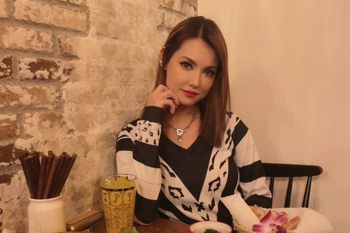 Miyabi ke Indonesia, Tanpa Baju Seksi dan Terbuka Intip Tampilan Simpel Maria Ozawa Saat di Bali ...