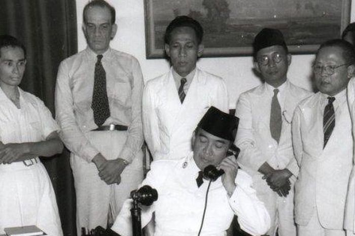 Pemuda Mengizinkan Sukarno Kembali ke Jakarta dari Rengasdengklok ...