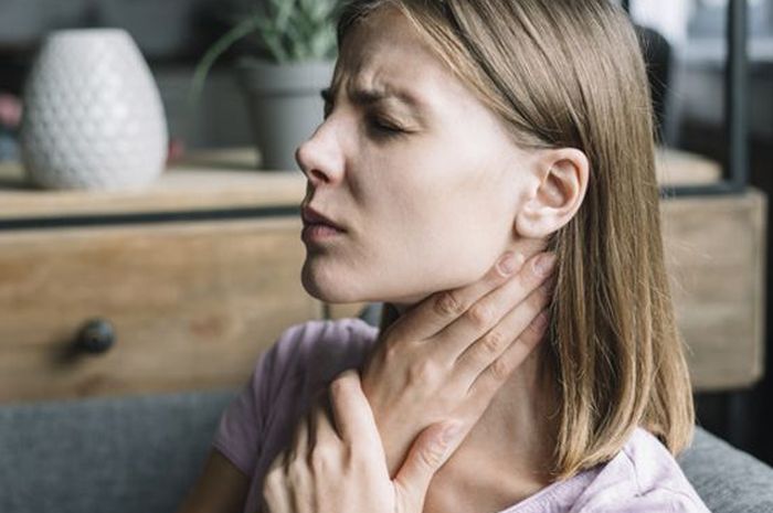 10 Penyebab Sakit Menelan yang Perlu Diwaspadai dan Cara Mengatasinya ...