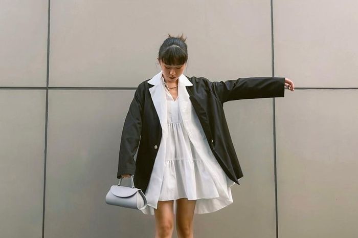 5 Ide Pakai Outfit Hitam untuk Cewek Tubuh Mungil. Stylish Abis ...