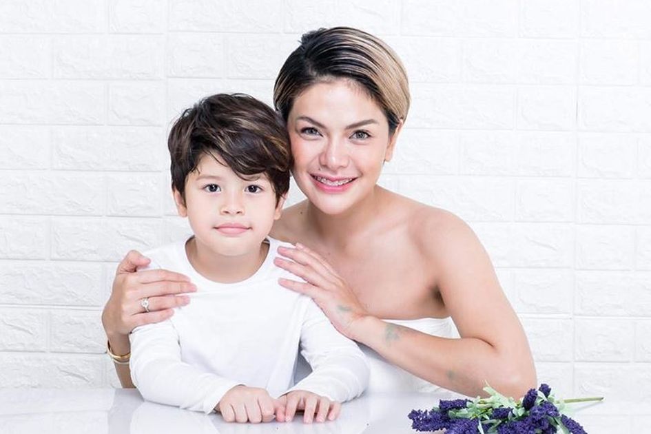 Sang Ibu Mendekam di Jeruji Besi, Anak Kedua Nikita Mirzani Curhat Pilu ... Sang Ibu Mendekam di Jeruji Besi, Anak Kedua Nikita Mirzani Curhat Pilu ...