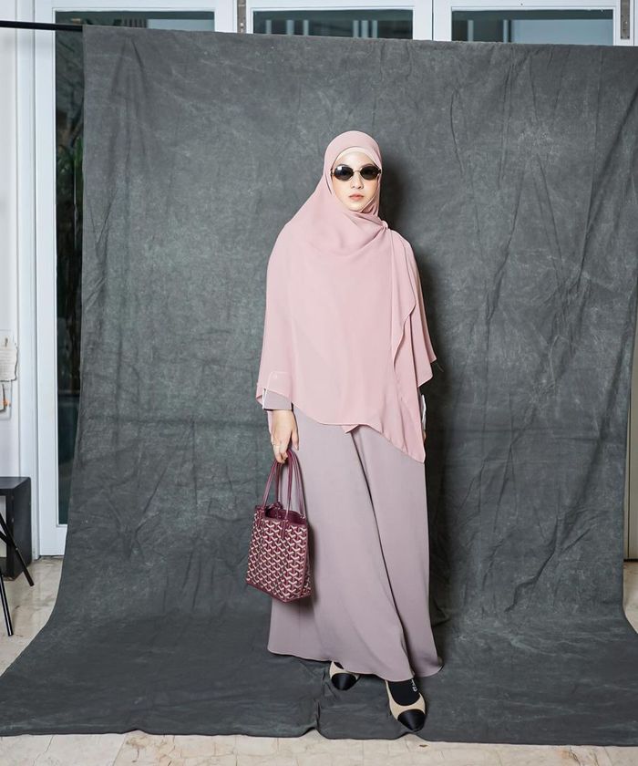 Janda Adem! Natasha Rizky Curi Perhatian Saat Nyentrik Berbalut Gamis ...