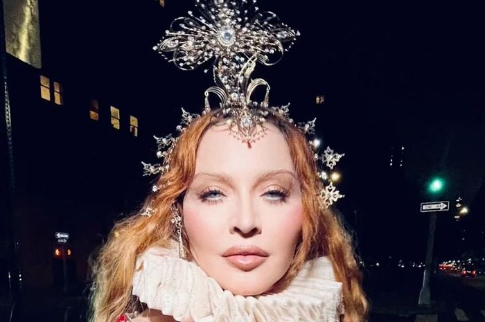 Bikin Bangga! Madonna Kembali Pakai Headpiece Karya Rinaldy Yunardi ...