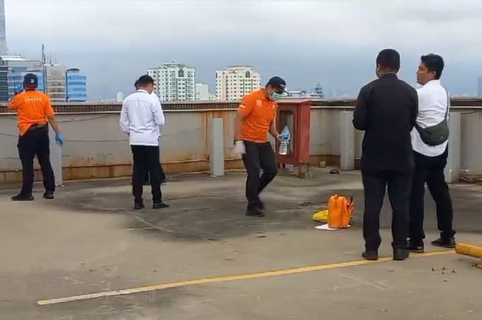 Geger! Penemuan Mayat di Balkon Mal Artha Gading, Sempat Pesan Taksi ...