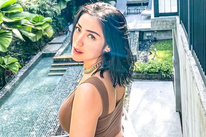 Body Montok Jessica Iskandar Bikin Salfok Saat Momong Anak di Bali - Stylo