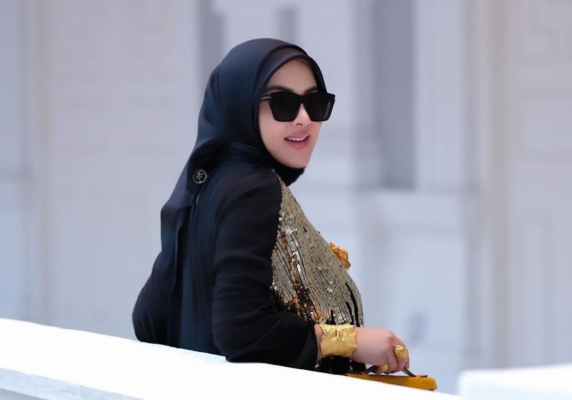 Dobel Hermes, Syahrini Pakai Dua Tas Hermes Sekaligus, Berapa Total ...