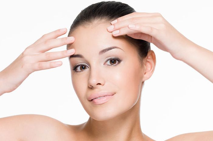 Nggak Percaya Diri dengan Dahi yang Lebar? Atasi dengan Ilusi Makeup ...