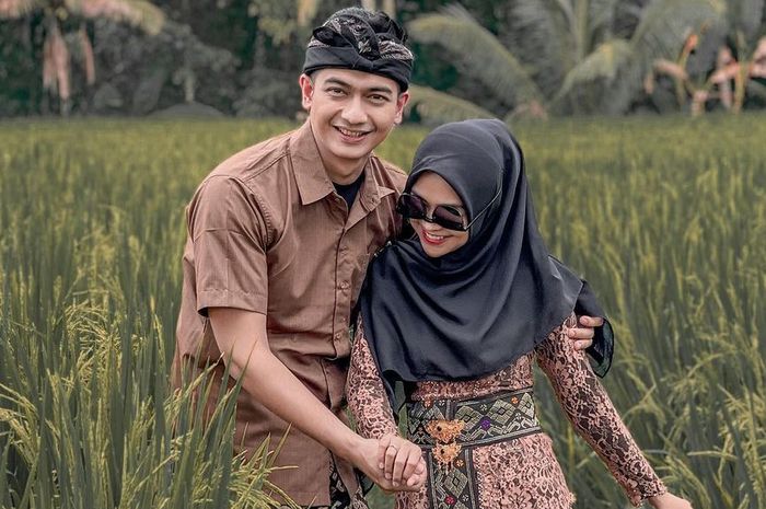 Ria Ricis dan Suami Honeymoon ke Bali, Begini Penampilan Cantik Istri ...