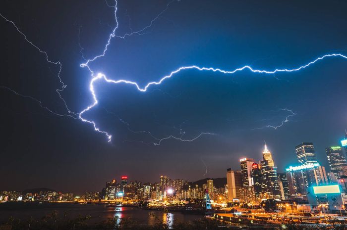 Doa ketika Turun Hujan Disertai Angin Kencang, Lengkap Beserta ...