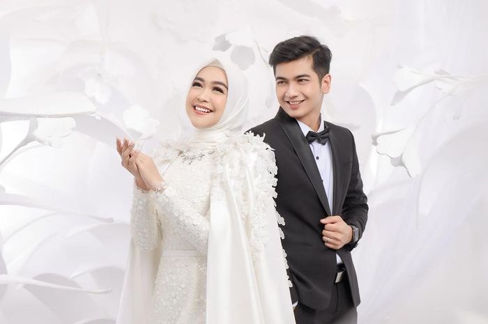 4 Hari Menikah, Ria Ricis Mendadak Muncul dengan Perut Buncit dan ... 4 Hari Menikah, Ria Ricis Mendadak Muncul dengan Perut Buncit dan ...