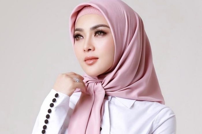 Tanpa Banting Tulang Jual Suara di Panggung, Syahrini Kembali Pamer ...