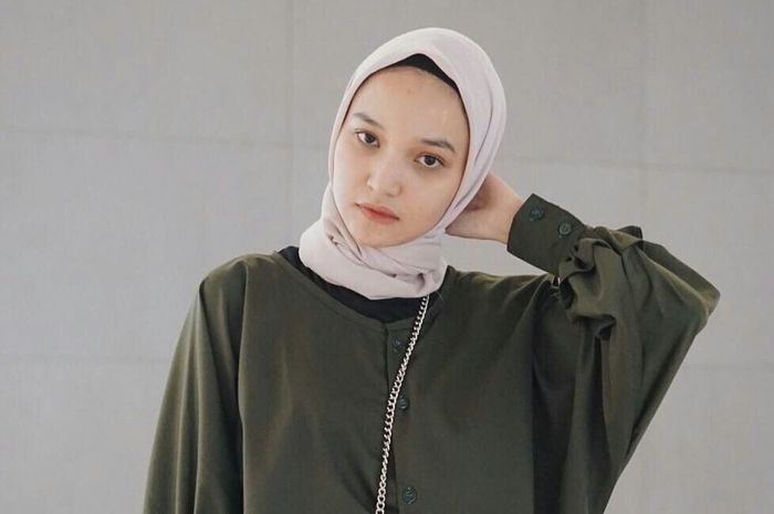 5 Maxi Skirt Modis untuk ke Kampus Ala Selebgram Hijab Soraya Ulfa - CewekBanget
