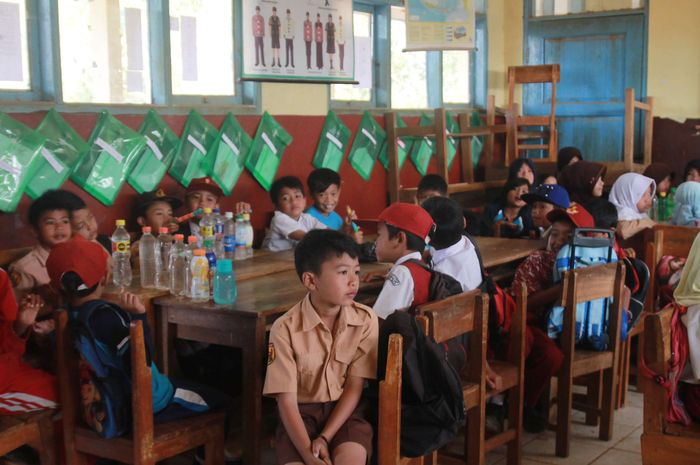 Kumpulan Doa Harian, Para Orang Tua Bacalah Doa ini Ketika Anak Hendak ... Kumpulan Doa Harian, Para Orang Tua Bacalah Doa ini Ketika Anak Hendak ...
