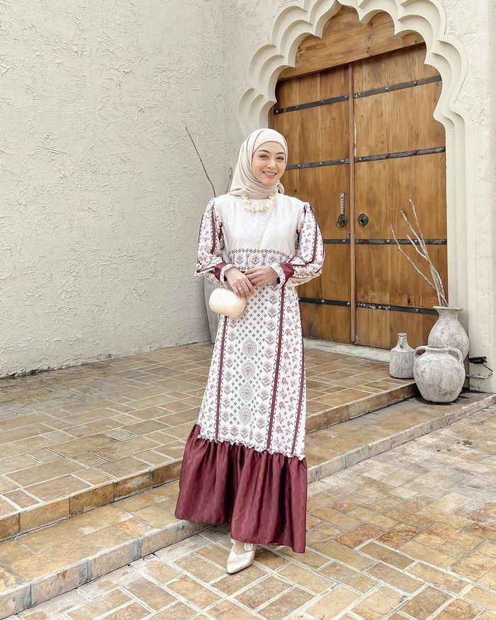 Inspirasi Outfit Lebaran 2023 Pakai Dress dari Selebgram Meirani - Stylo