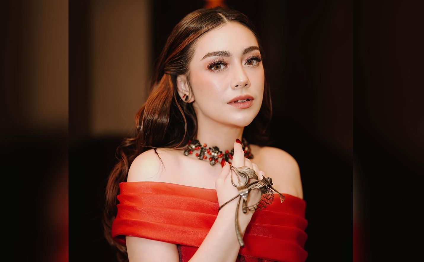 Cantik Bak Barbie, Potret Celine Evangelista Kenakan Gaun Megar Disorot