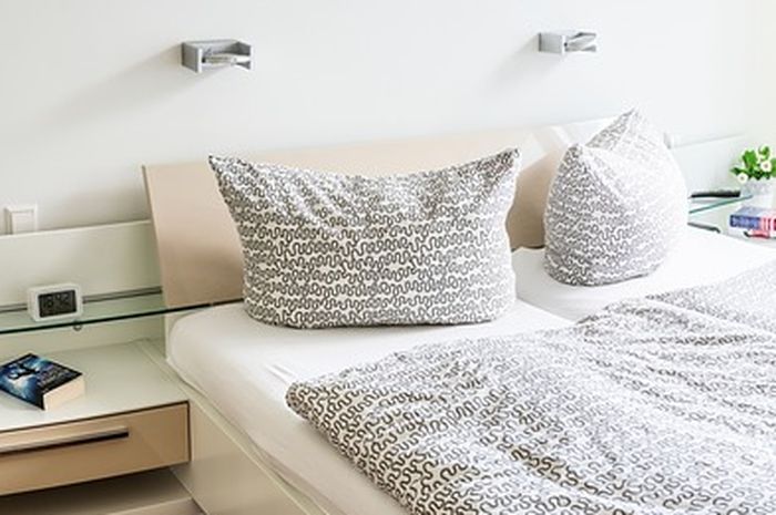 Bikin Enggak Nyaman, Kenali Penyebab Kamar Jadi Lembab dan Cara ...