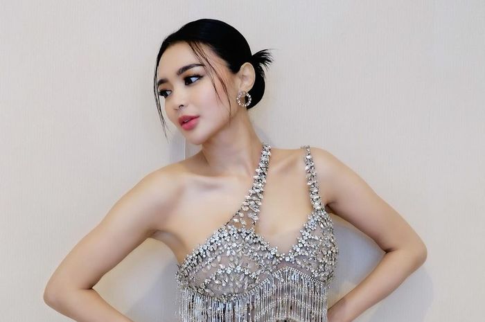Udelnya Meresahkan, OOTD Seksi Wika Salim Pakai Crop Tanktop Ketat Jadi Sorotan - Stylo